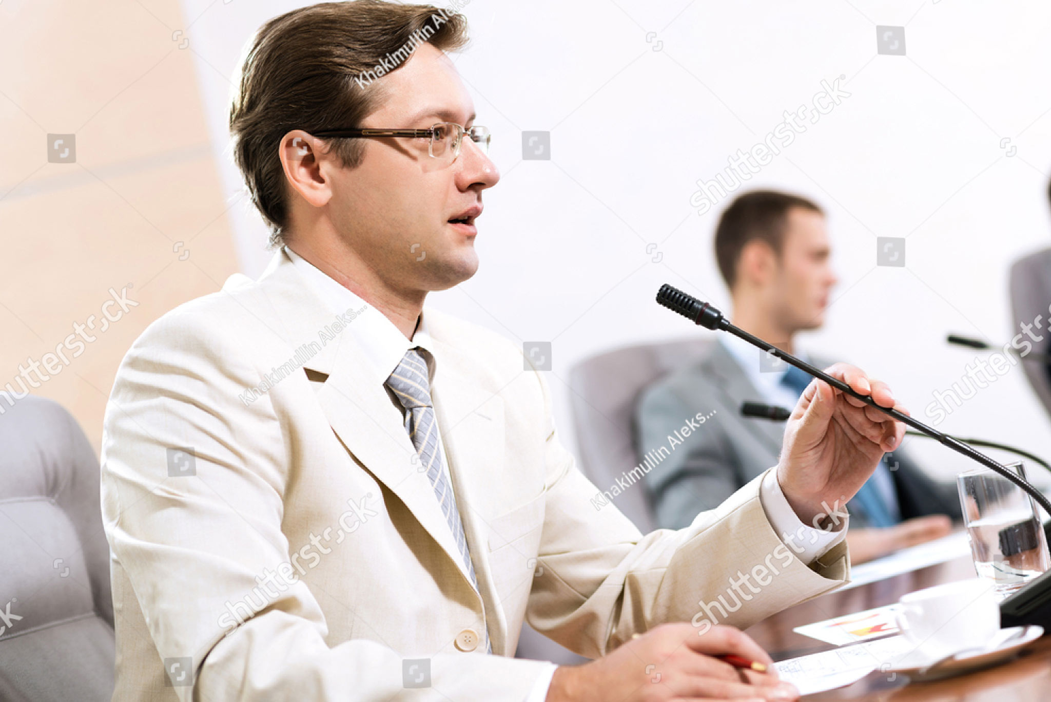 guy-microphone | Eye Physicians and Surgeons of Ontario